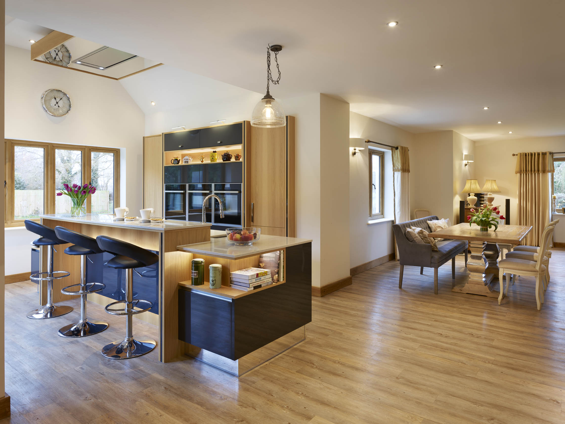 Warm and Welcoming Contemporary Kitchen | Kitchen Project | Saffron ...